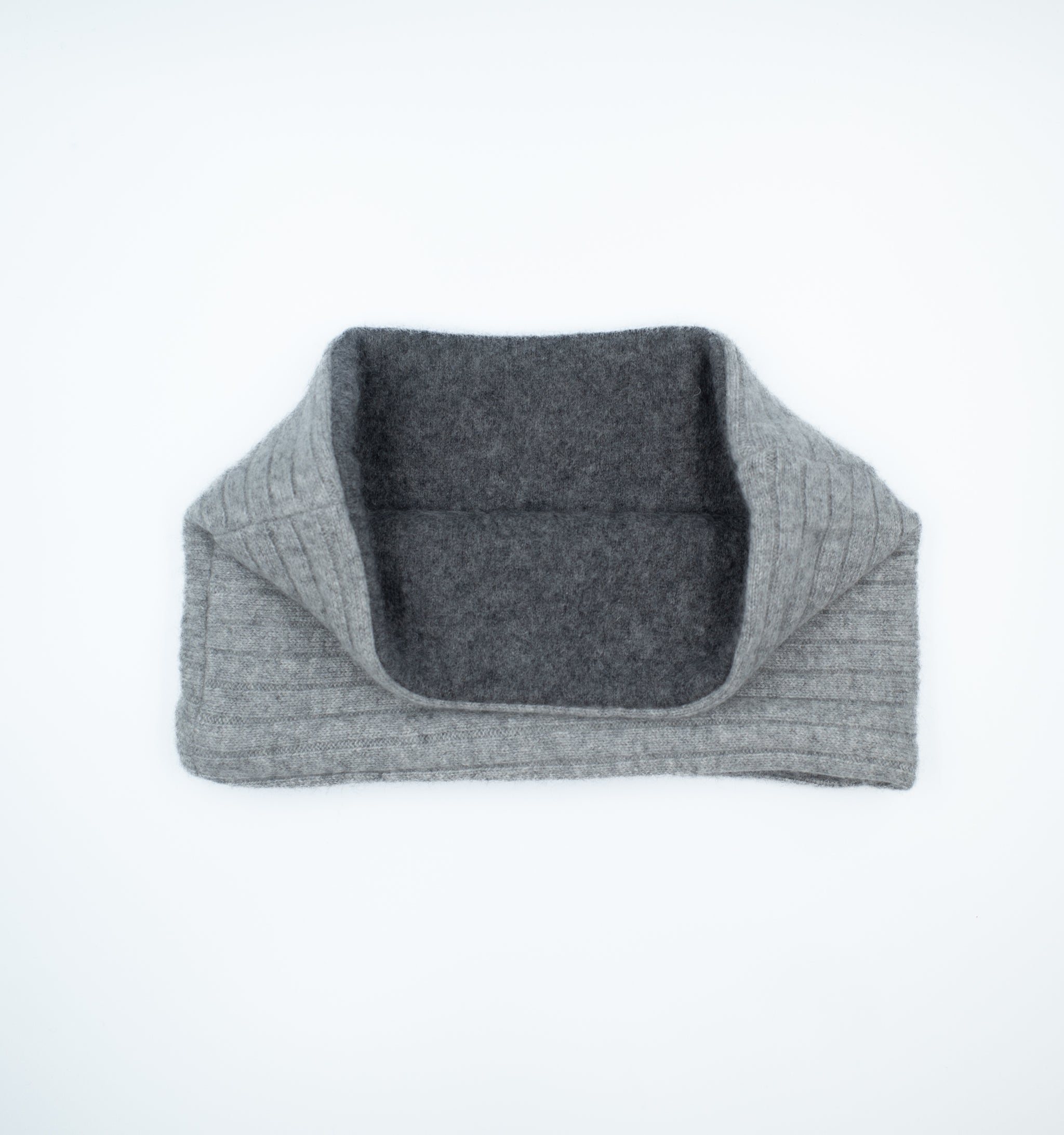 Men’s Ash Grey Chunky Rib and Smoke Grey Neck Warmer