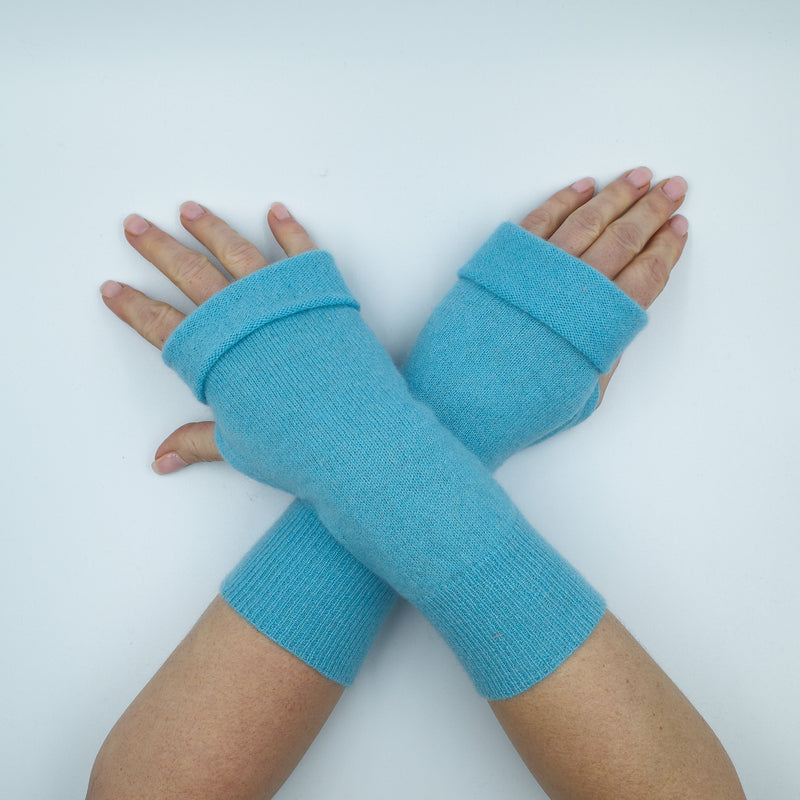 Aqua Blue Fingerless Gloves – NEARLY NEW CASHMERE CO.