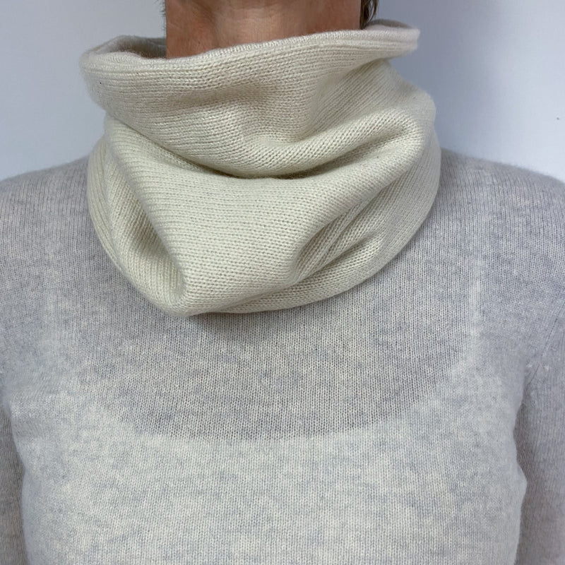 Winter White Luxury Double Layered Snood – NEARLY NEW CASHMERE CO.